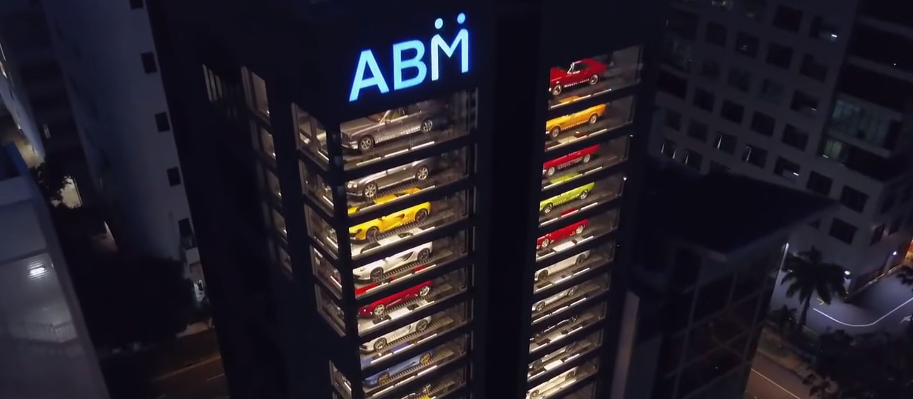 The world's largest luxury car "vending machine" - Ochen